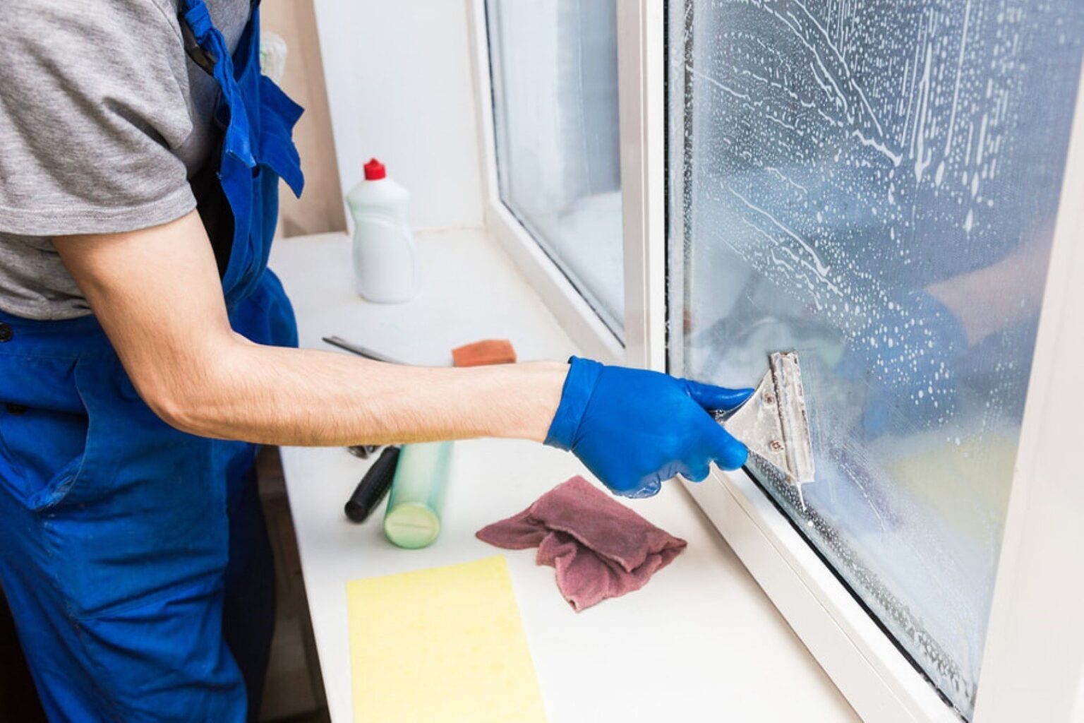 DIY vs. Professional Window Washing Services | Gavin Cleaners